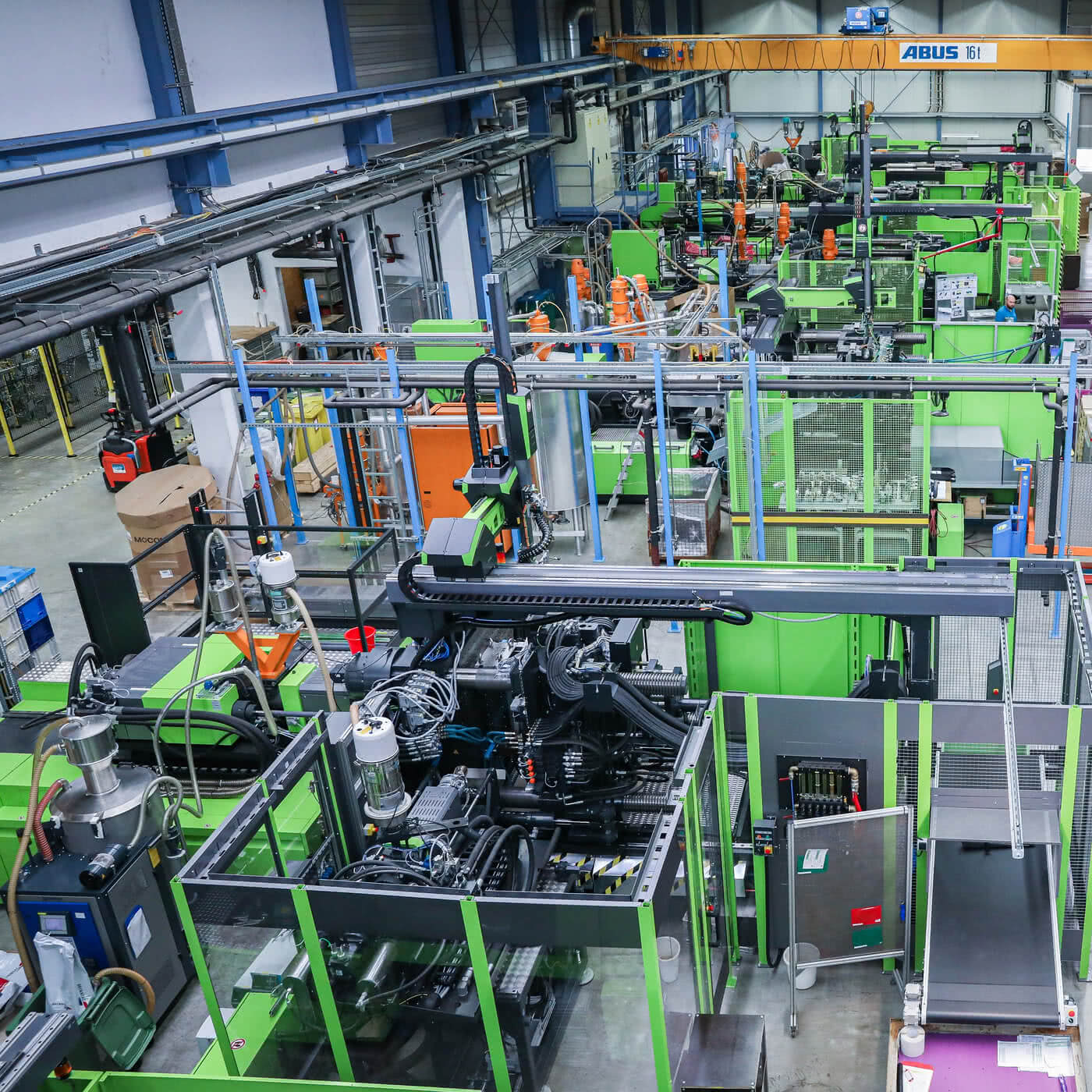Series production of plastic injection-molded parts in Germany